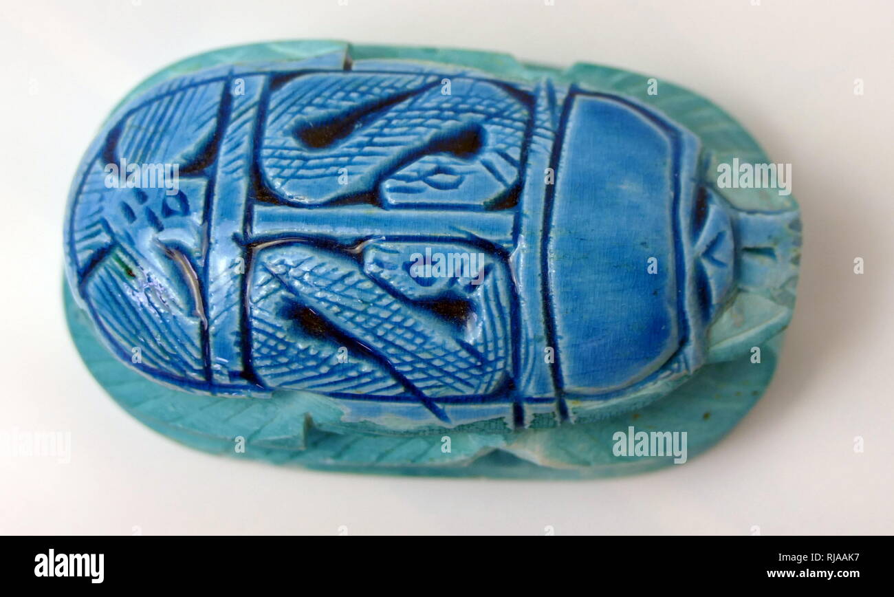 Replica moderna di uno scarabeo blu Beetle figura, utilizzato amuleti e ...