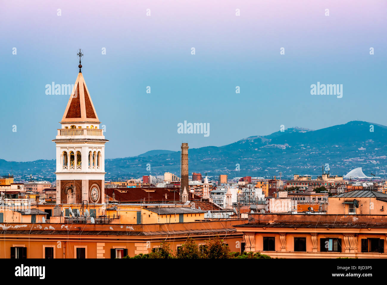 Storica città italiana di San Lorenzo di Roma, Italia cityscape skyline ...