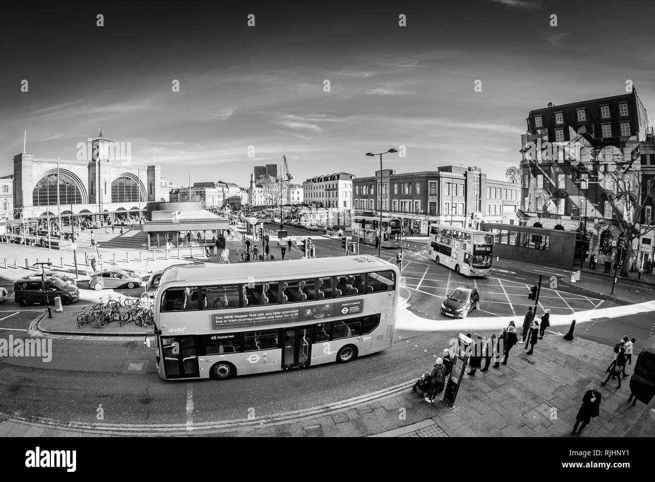 People kings cross station Foto e Immagini Stock in Bianco e Nero - Alamy