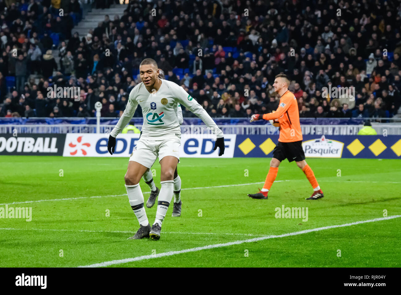Kylian mbappé ballon immagini e fotografie stock ad alta risoluzione ...