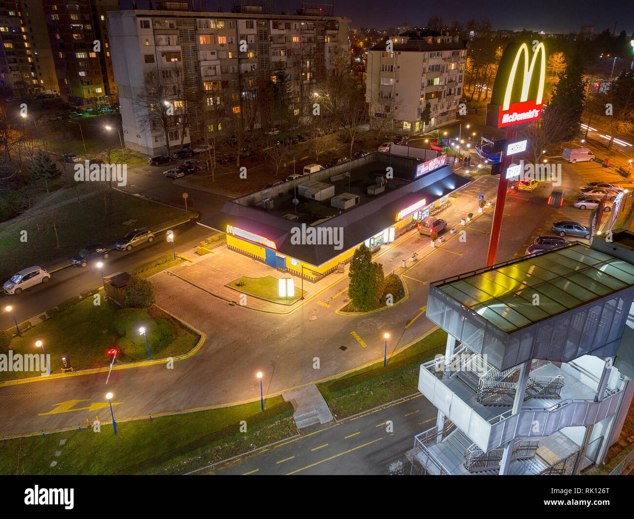 Mcdrive sign with mcdonalds logo immagini e fotografie stock ad alta ...