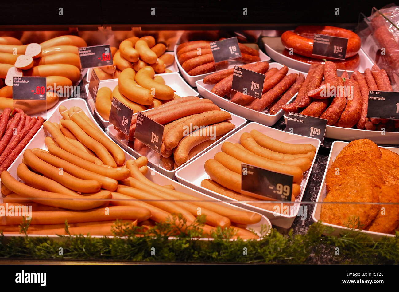 Fleisch wurst immagini e fotografie stock ad alta risoluzione - Alamy