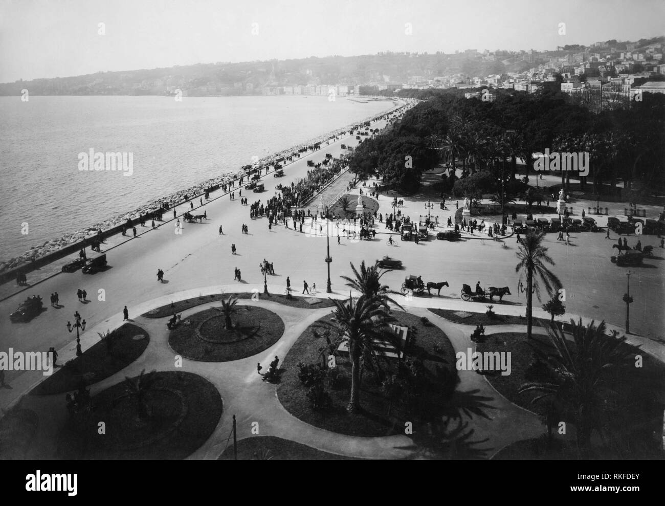 Via caracciolo di napoli immagini e fotografie stock ad alta ...