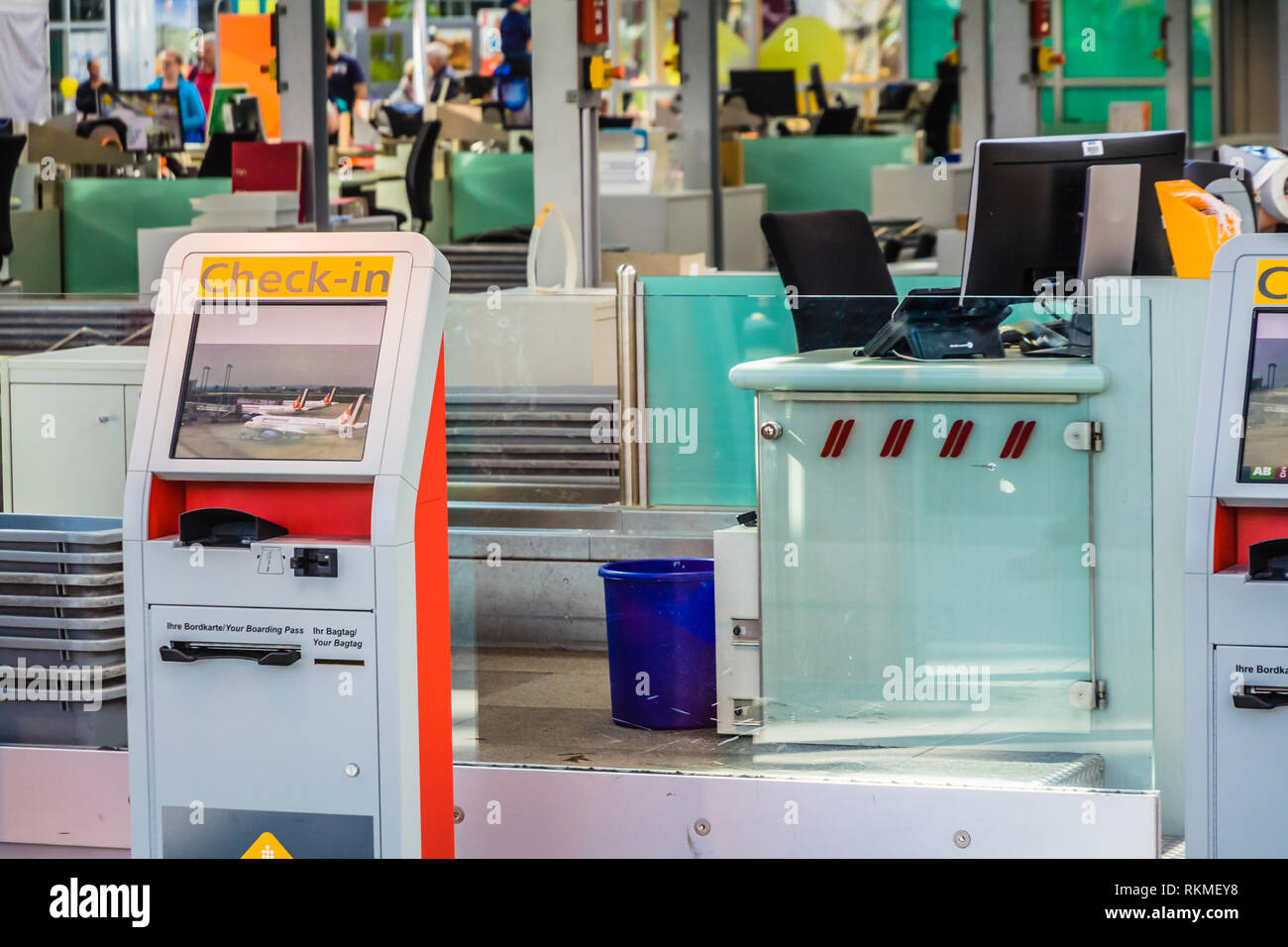 Check in della compagnia aerea immagini e fotografie stock ad alta ...