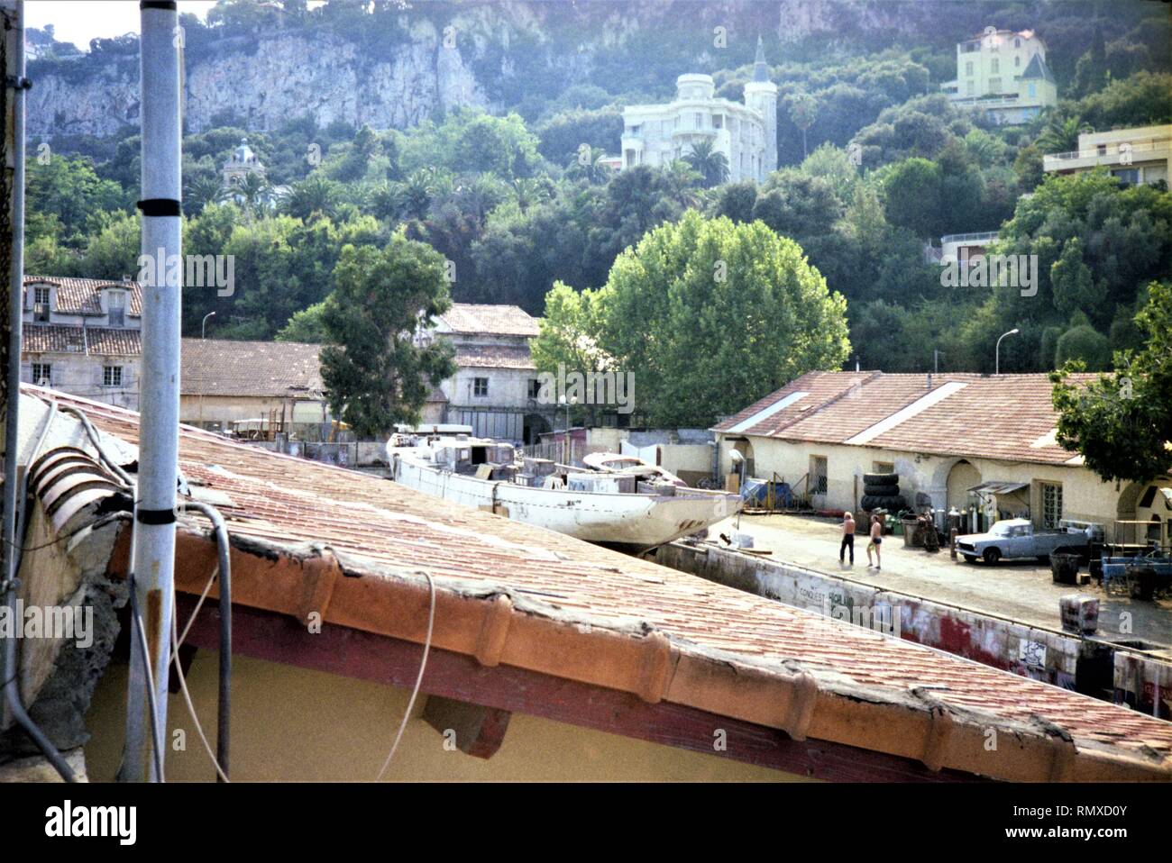 ERROL FLYNN 's ex boat ZACA nel bacino di carenaggio in marina a ...