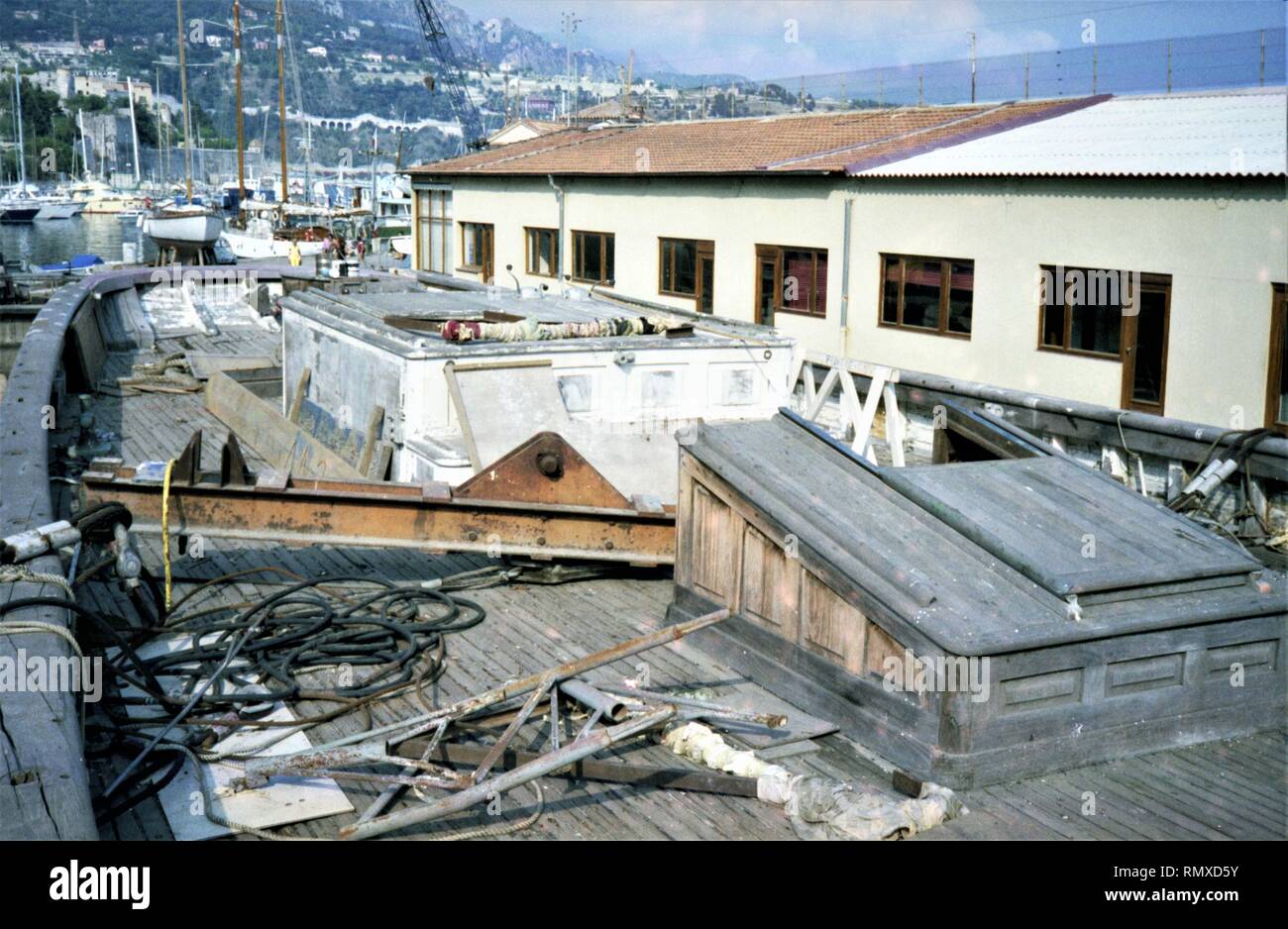 ERROL FLYNN 's ex boat ZACA nel bacino di carenaggio in marina a ...
