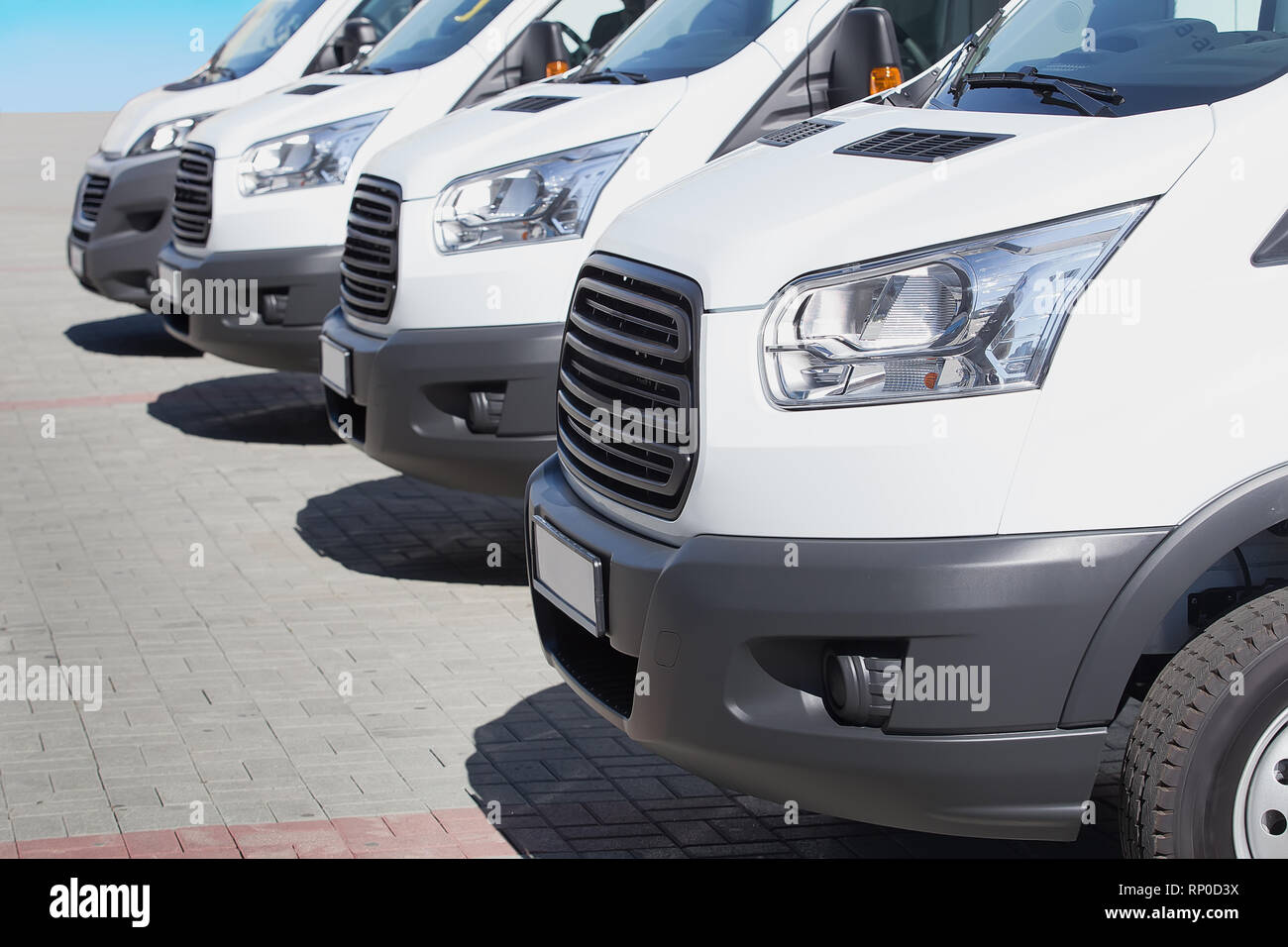 Veicoli commerciali van furgoni immagini e fotografie stock ad alta ...