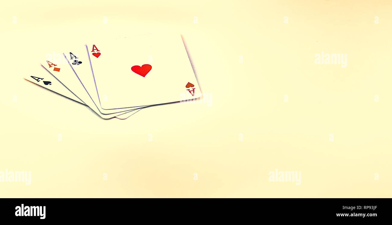 Quattro assi e sfondo bianco immagini e fotografie stock ad alta ...