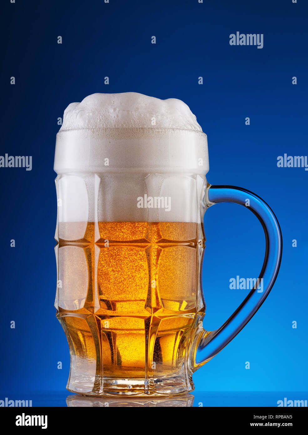 Beer Foam Immagini e Fotos Stock - Alamy
