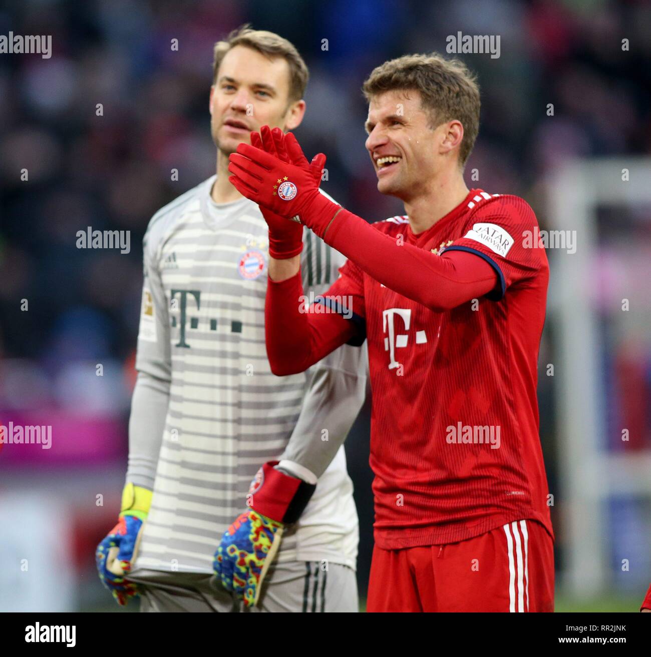 Manuel neuer fc bayern monaco con thomas muller immagini e fotografie ...