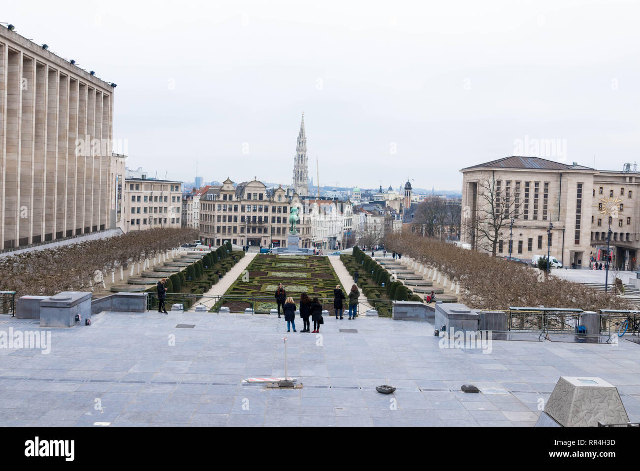 Montare il monumento al parco reale immagini e fotografie stock ad alta ...