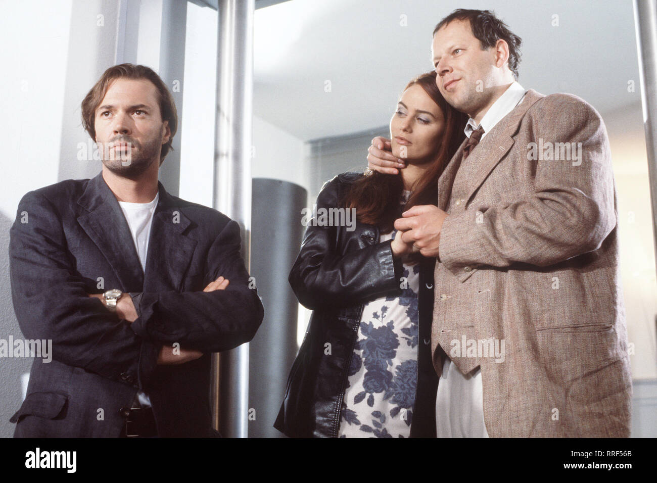 HILFE, MEINE FRAU HEIRATET- Szene: Philipp (SEBASTIAN KOCH) hat einen ...