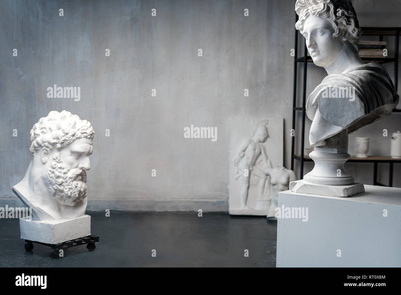 Statue greche immagini e fotografie stock ad alta risoluzione - Alamy