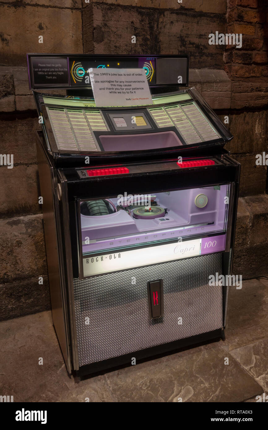 Jukebox 1960s immagini e fotografie stock ad alta risoluzione - Alamy