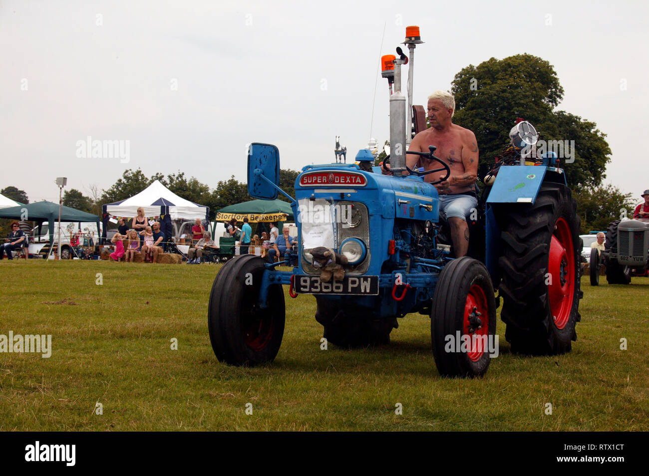 Fordson super dexta tractor immagini e fotografie stock ad alta ...