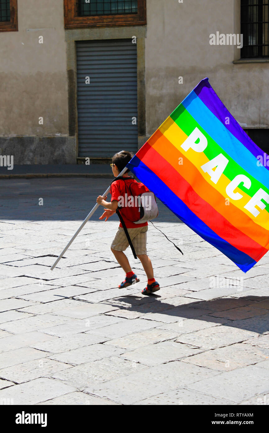Bandiera arcobaleno di pace immagini e fotografie stock ad alta ...