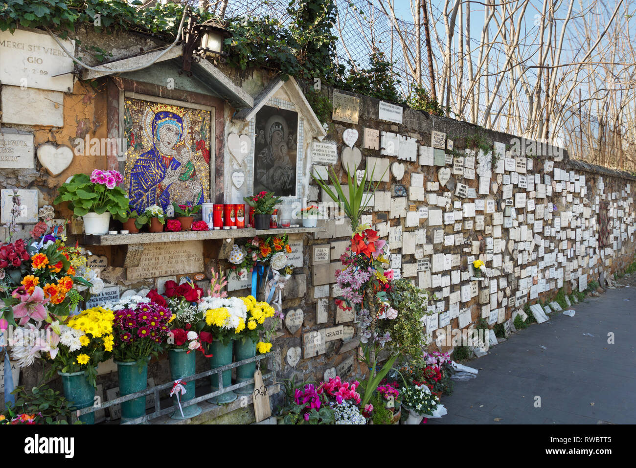 Richiedere targhe immagini e fotografie stock ad alta risoluzione - Alamy