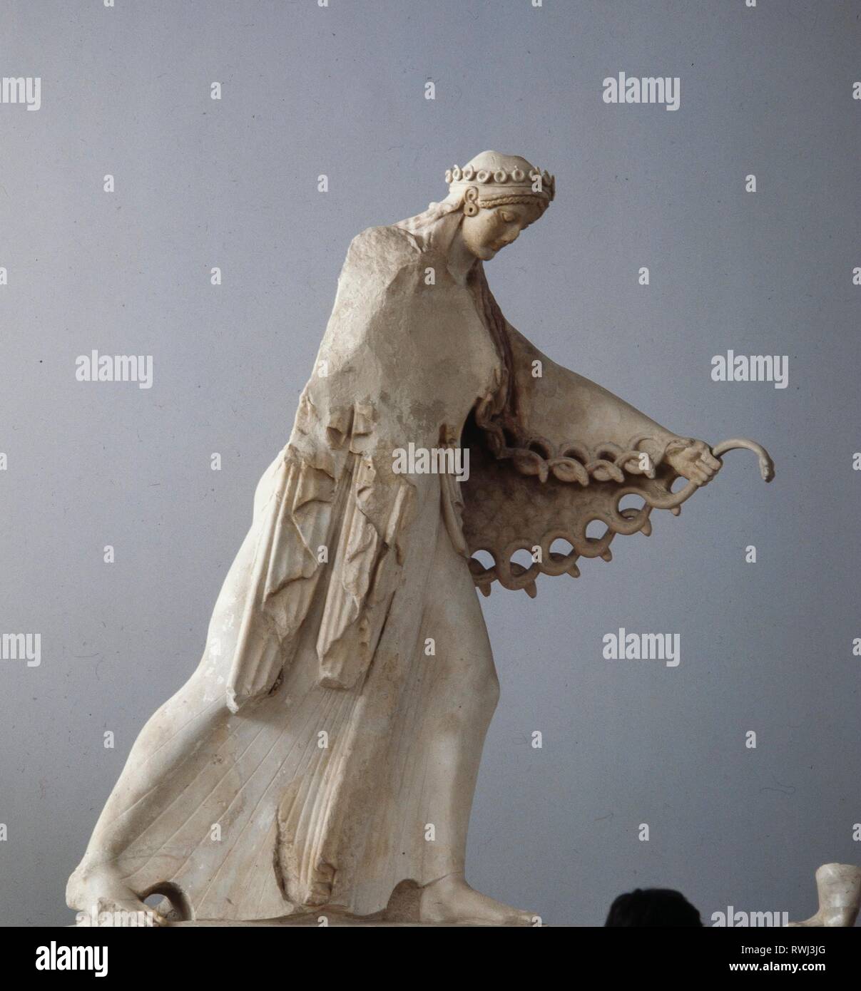 Estatua de Atenea del frontón con la Gigantomaquia que adornaba el ...