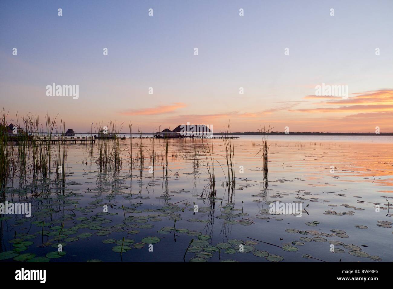 Laguna Bacalar, lago di sette colori - Laguna de los siete colores Foto ...