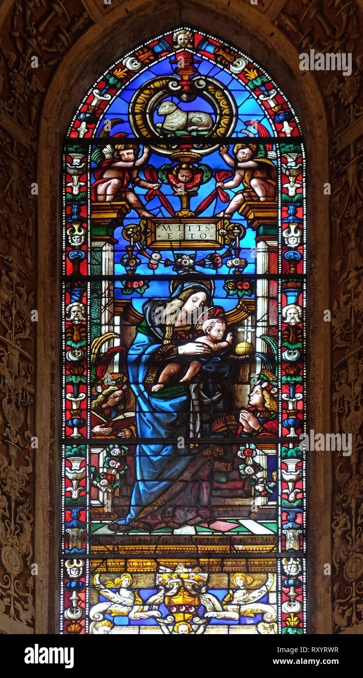 La Madonna e il Bambino vetrate di Filippino Lippi, Filippo Cappella ...