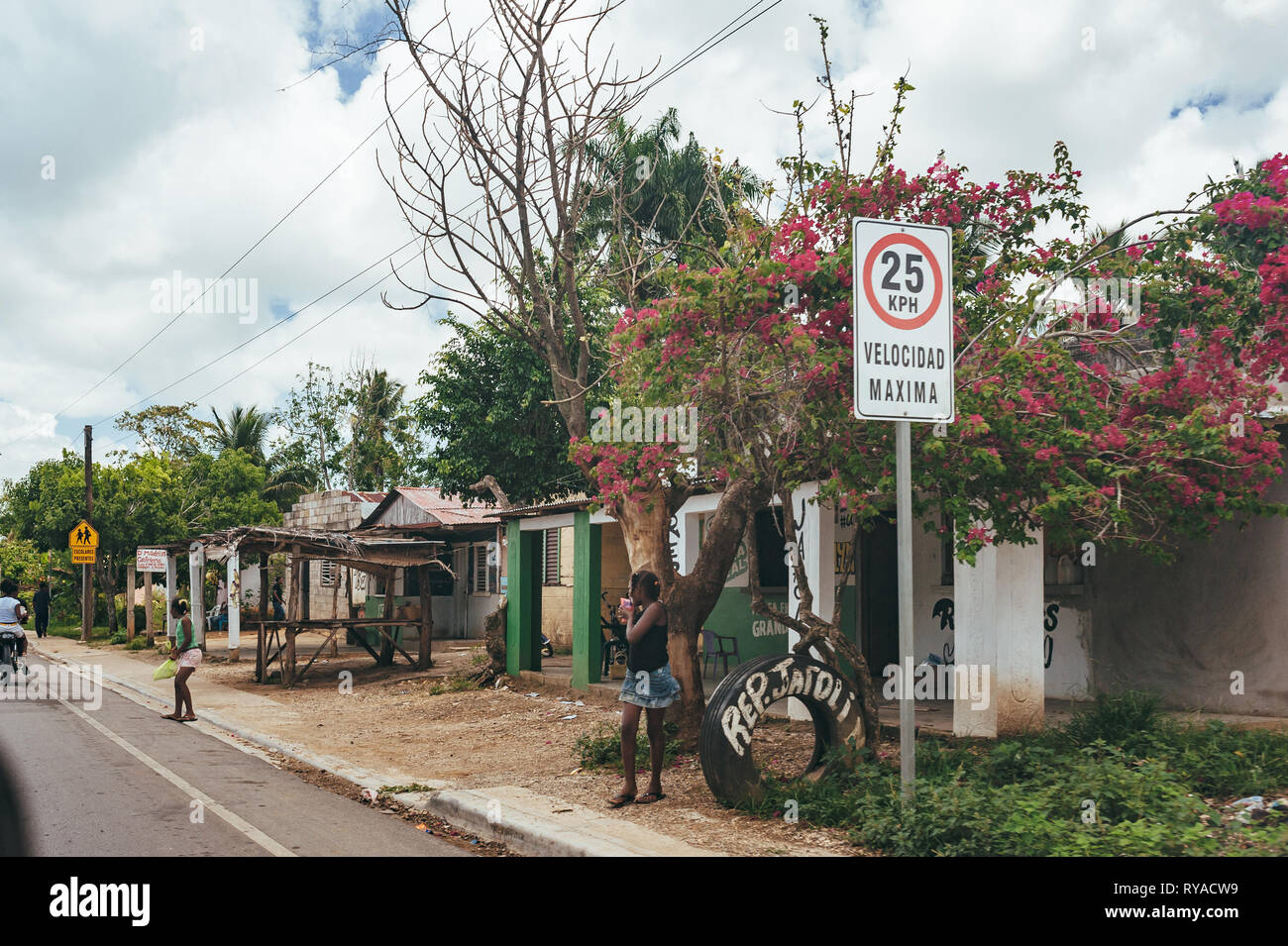 Caraibi classica casa in legno. Repubblica Dominicana. Coloratissima ...