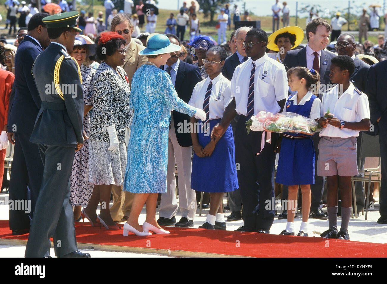 La regina Elisabetta II visita alla Queen's College di officiare alla ... La regina Elisabetta II visita alla Queen's College di officiare alla ...