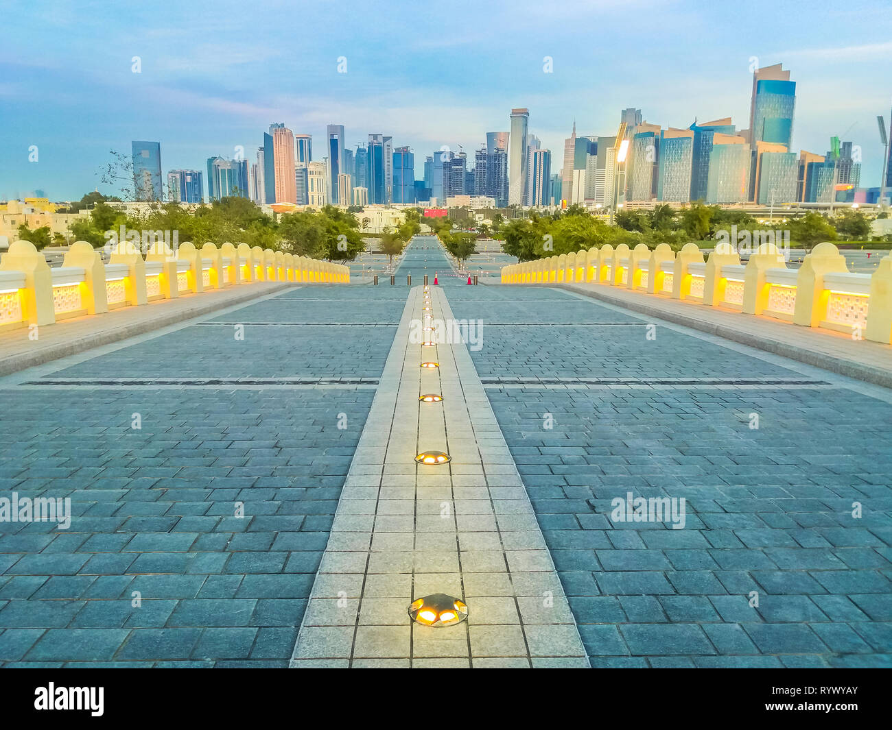 I moderni grattacieli di Doha West Bay vista dello skyline di stato ...