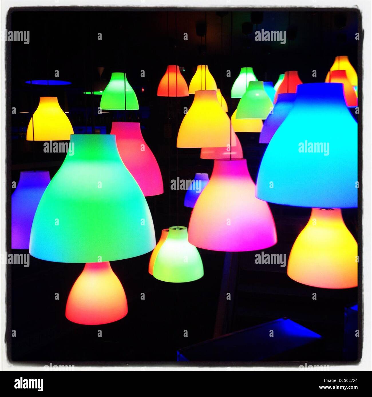 Neon lampade immagini e fotografie stock ad alta risoluzione - Alamy