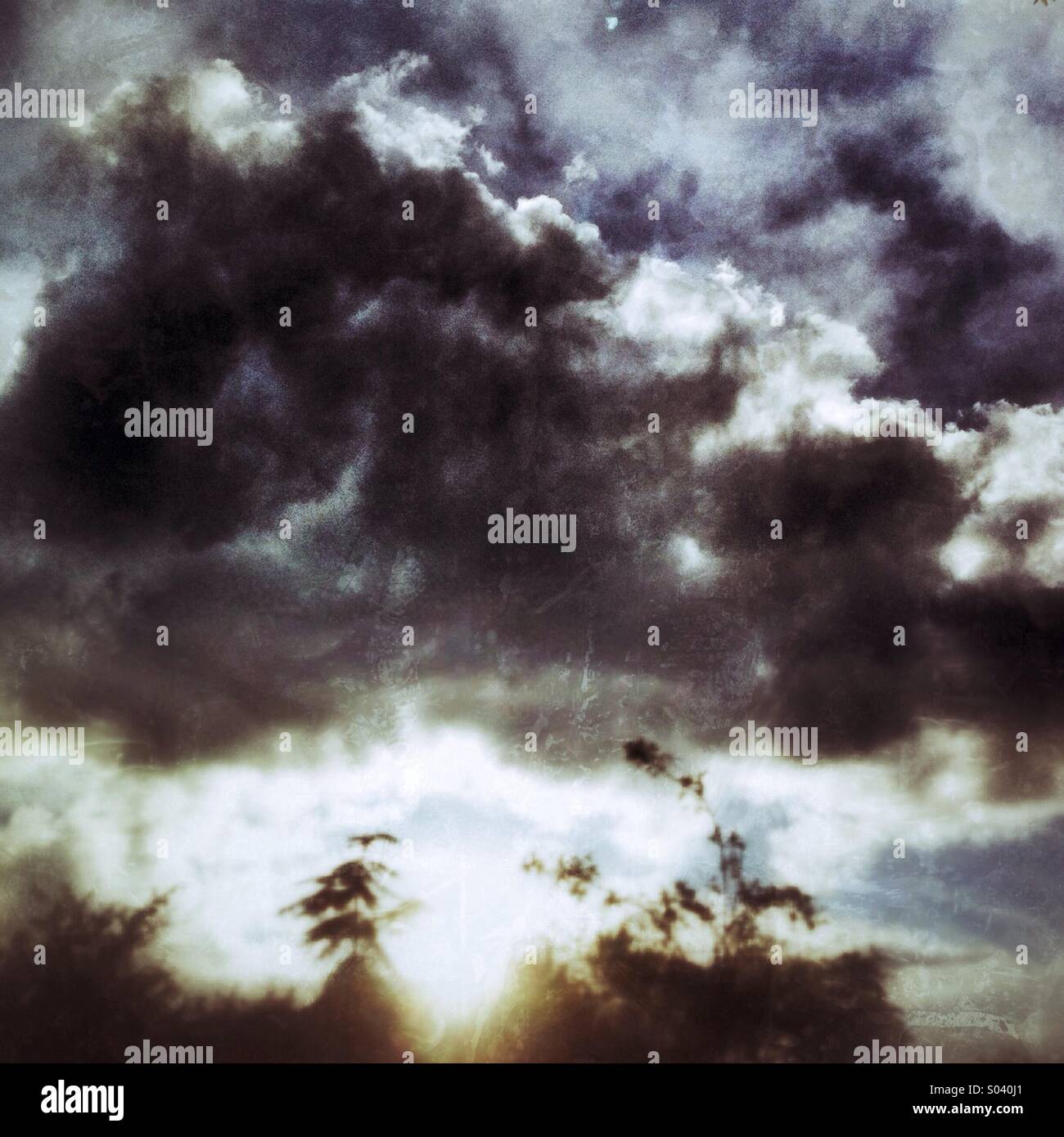 Nuvola tempestosa immagini e fotografie stock ad alta risoluzione - Alamy