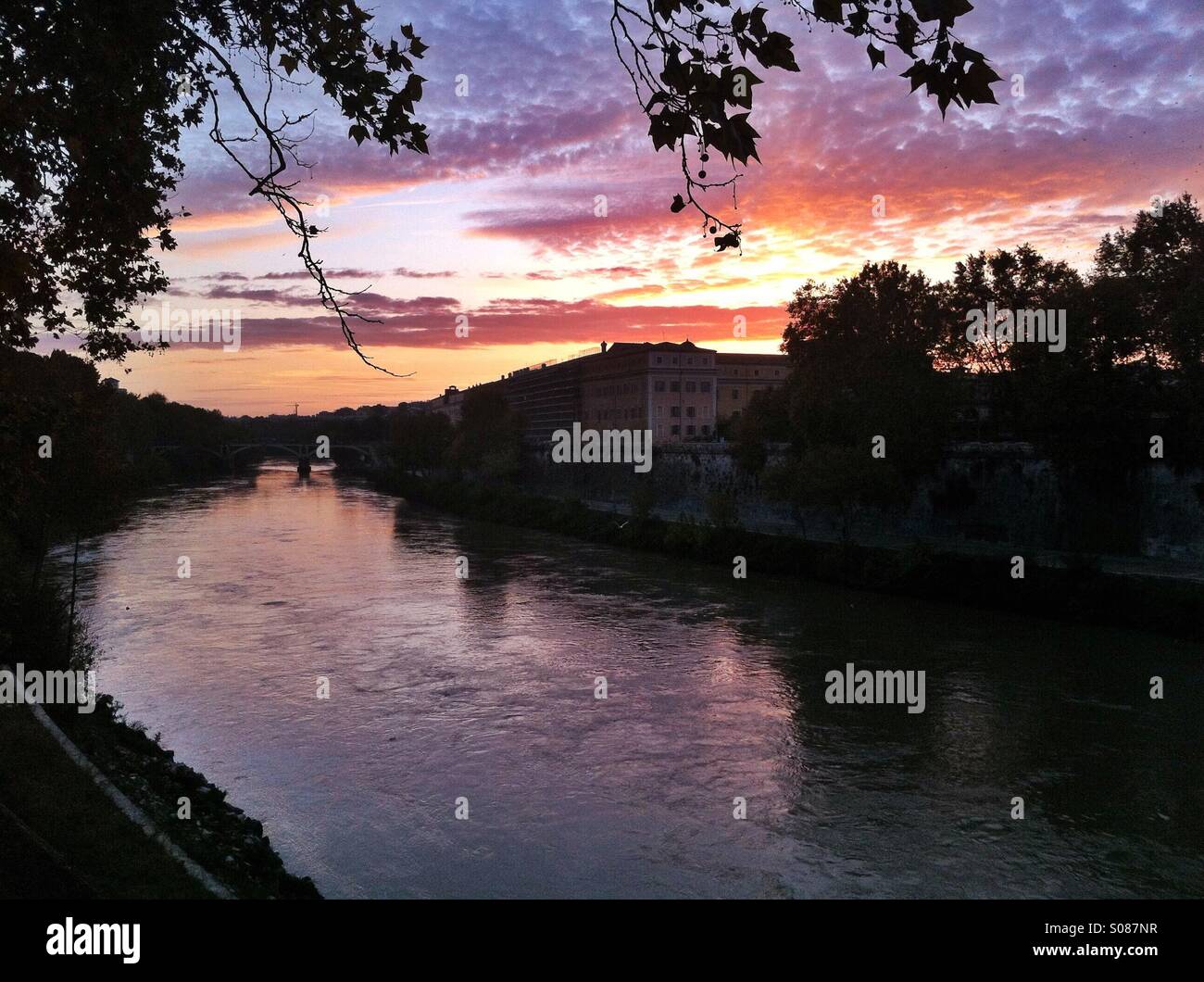 Lungotevere rome italy immagini e fotografie stock ad alta risoluzione ...