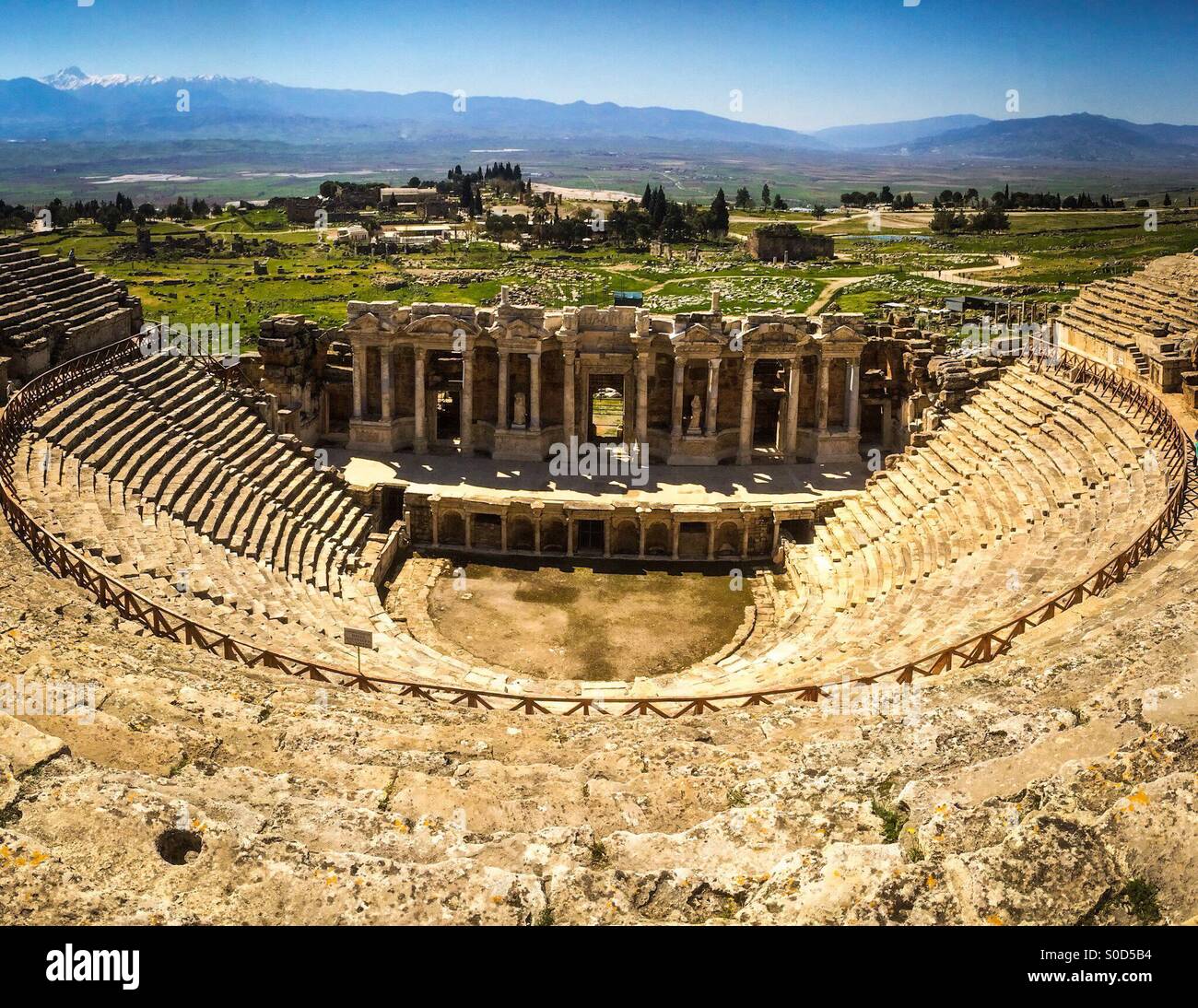 hierapolis-anfiteatro-immagini-e-fotografie-stock-ad-alta-risoluzione