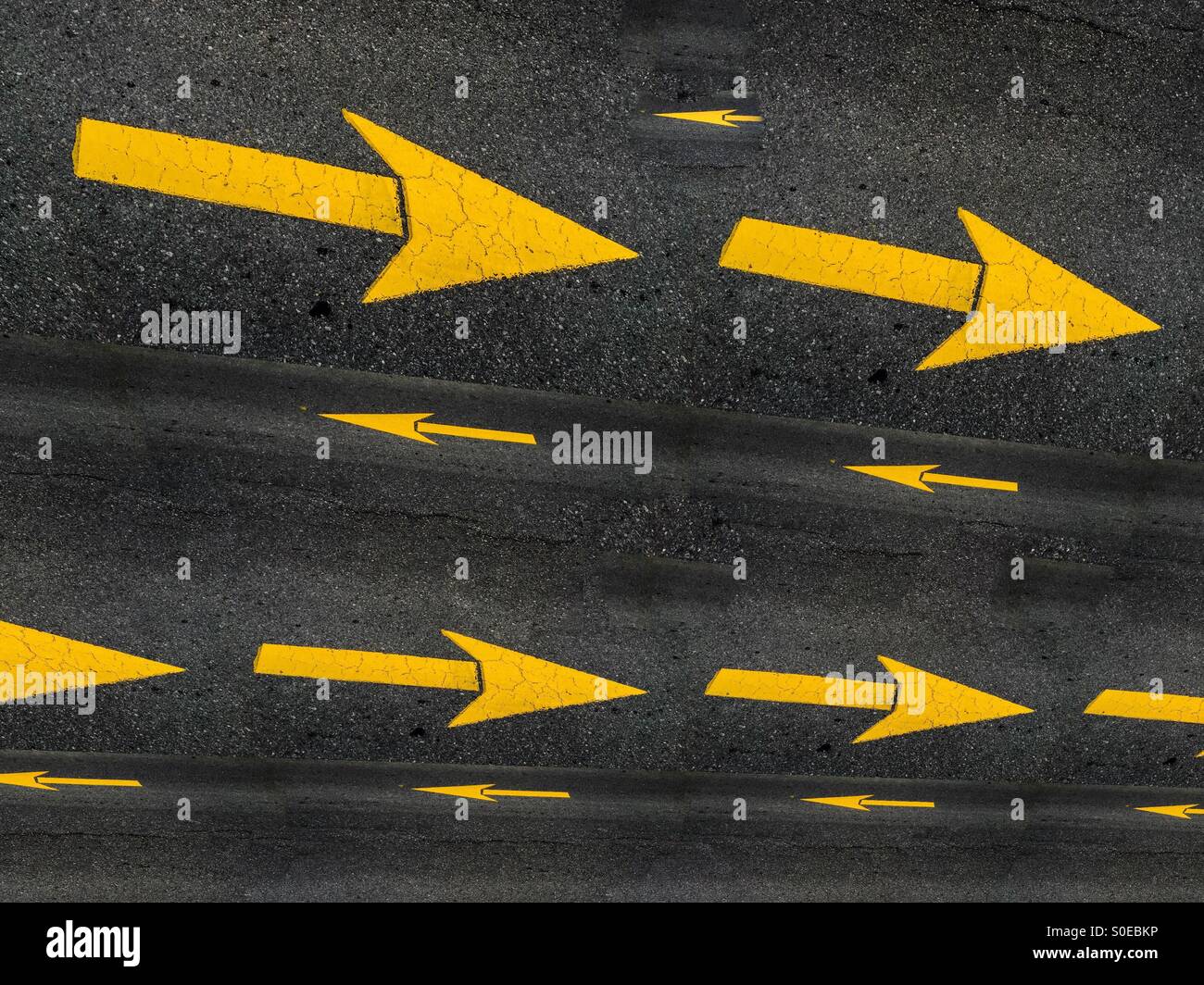 Frecce che indicano la strada immagini e fotografie stock ad alta ...