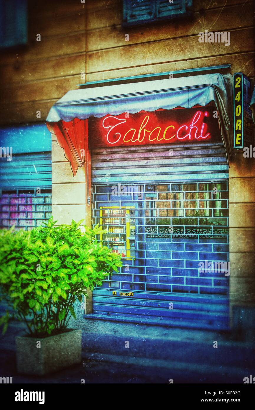 Tobacco sign italy tabacchi immagini e fotografie stock ad alta ...