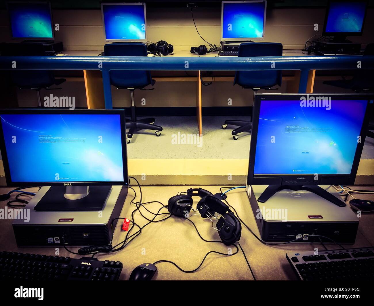 Computer della sala computer immagini e fotografie stock ad alta ...