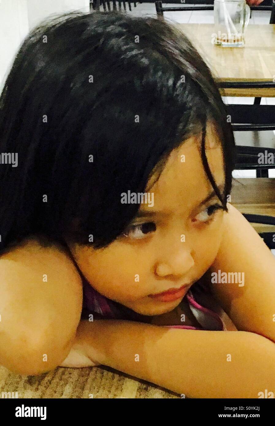 Faccia annoiata immagini e fotografie stock ad alta risoluzione - Alamy