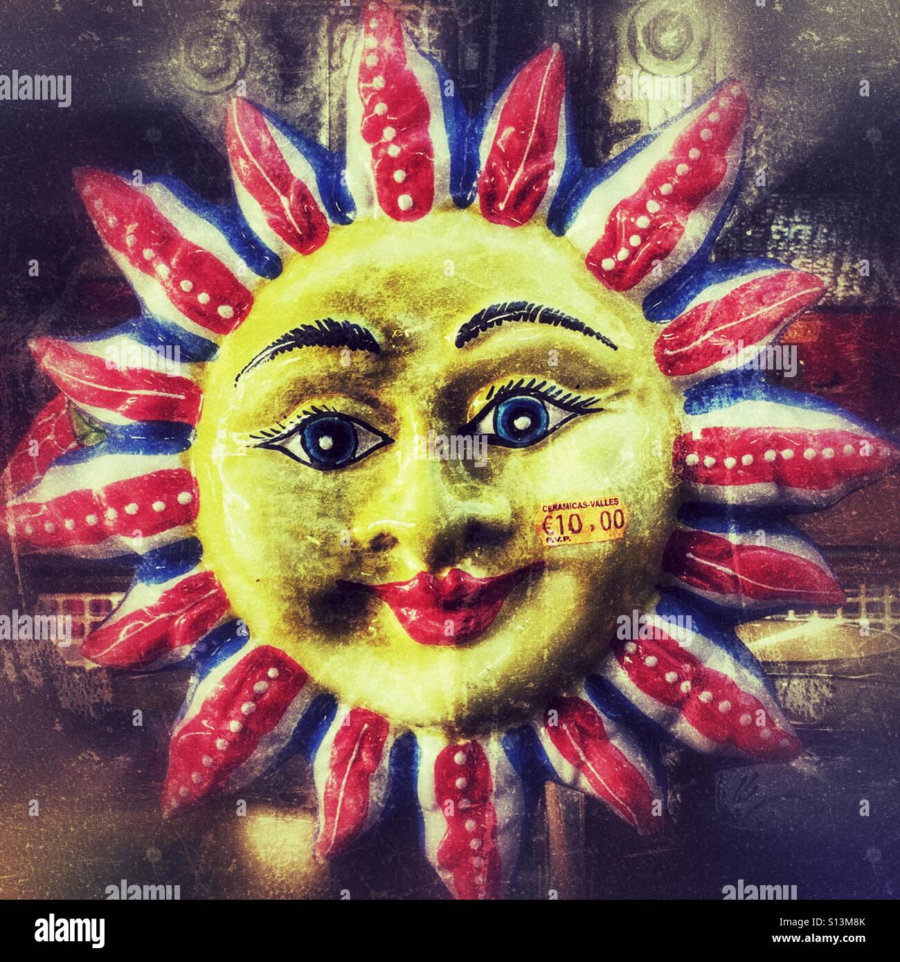 Faccia di sole di ceramica immagini e fotografie stock ad alta ...