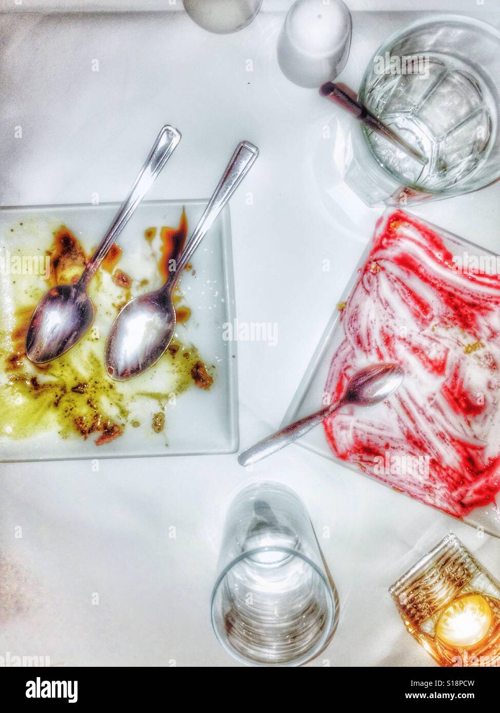 Piatti vuoti immagini e fotografie stock ad alta risoluzione - Alamy