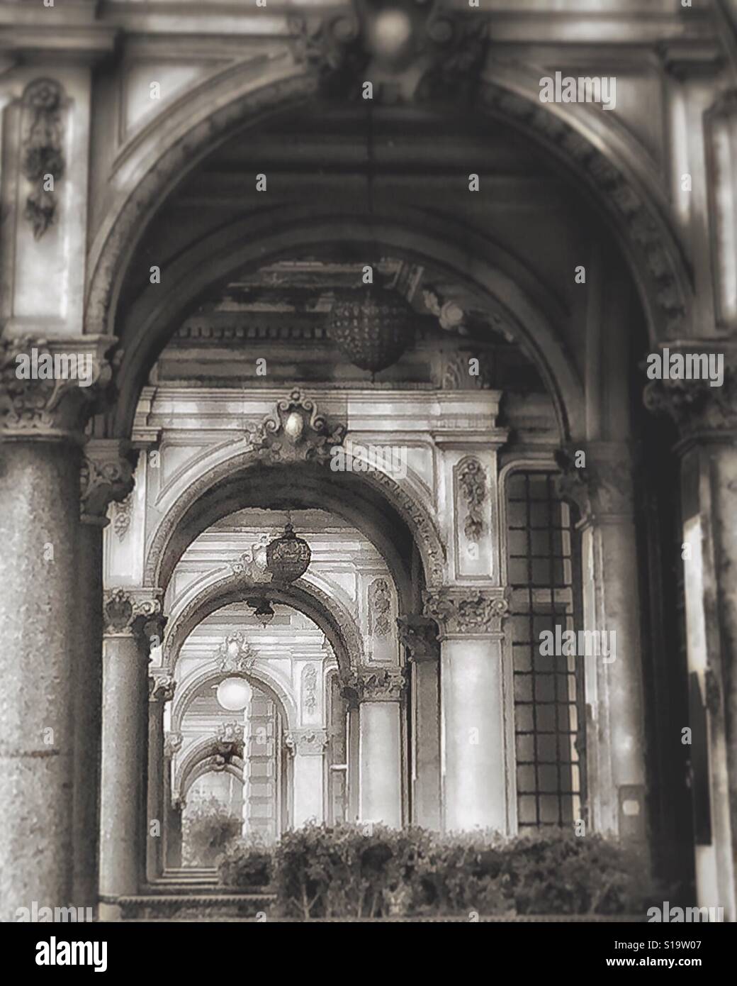 Arch arches column columns immagini e fotografie stock ad alta ...