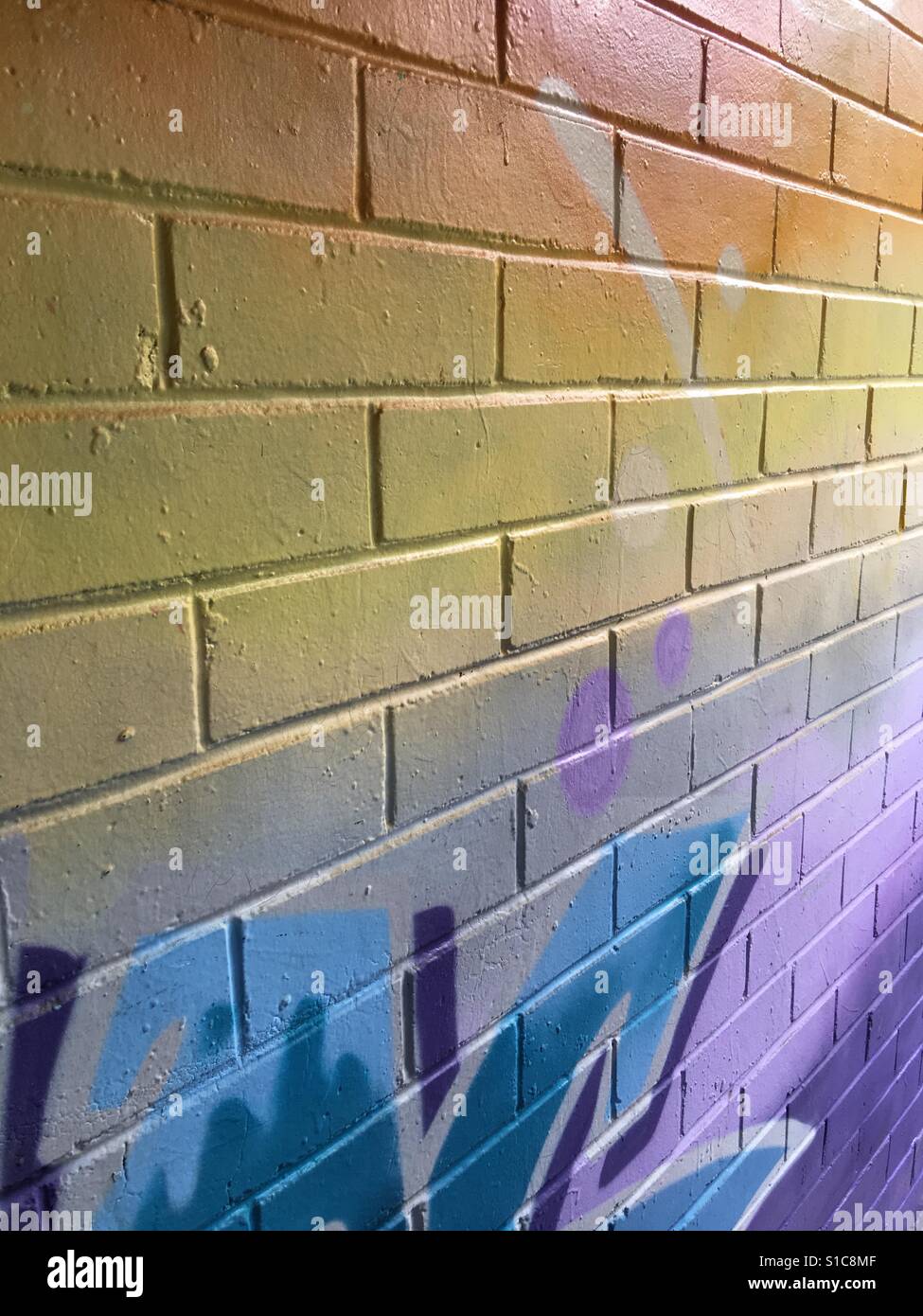 Muro dipinto di graffiti immagini e fotografie stock ad alta ...