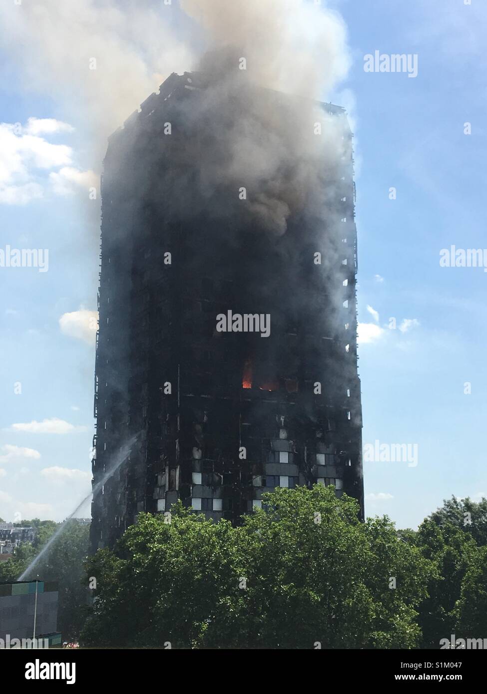 Notizia dell'incendio della torre di grenfell immagini e fotografie ...