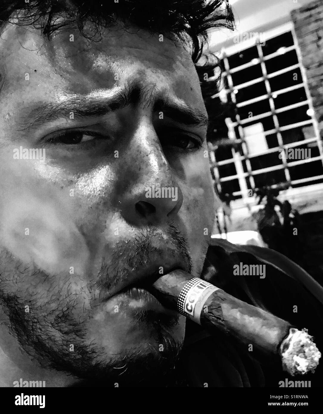 Sigaro cubano Foto e Immagini Stock in Bianco e Nero - Alamy