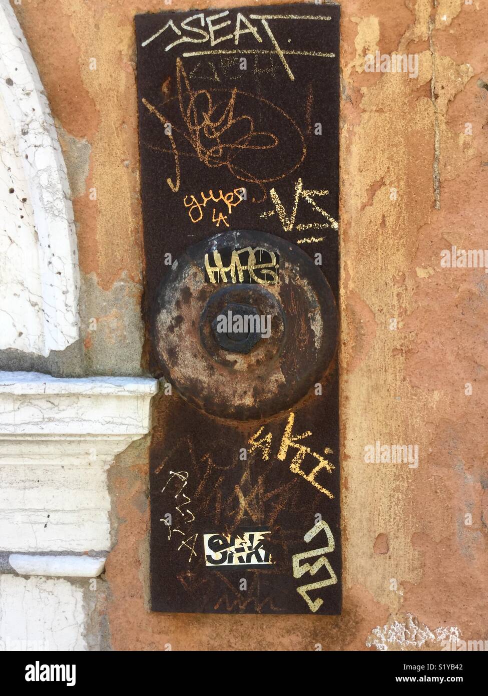 Italian graffiti immagini e fotografie stock ad alta risoluzione - Alamy
