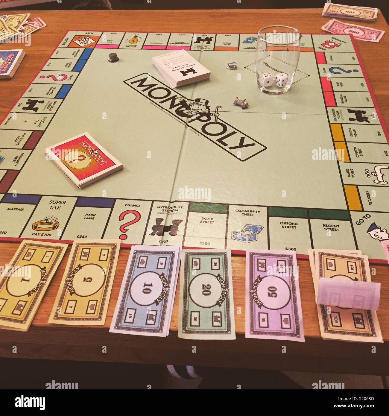 Tabellone Di Gioco Monopolio Immagini e Fotos Stock - Alamy