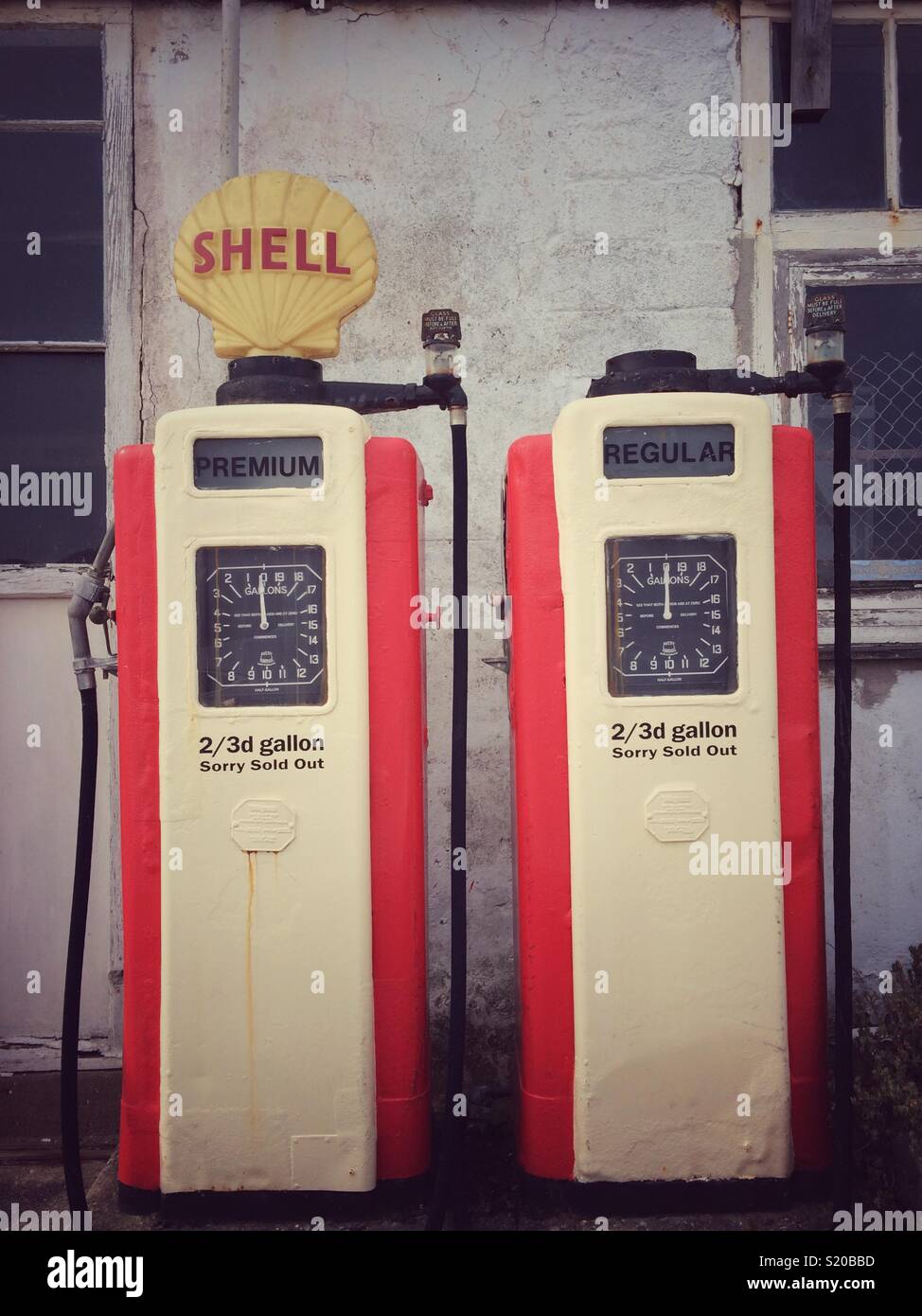 Pompe a benzina shell vintage immagini e fotografie stock ad alta ...