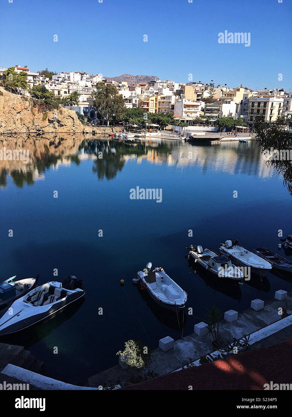 Barche in grecia immagini e fotografie stock ad alta risoluzione - Alamy