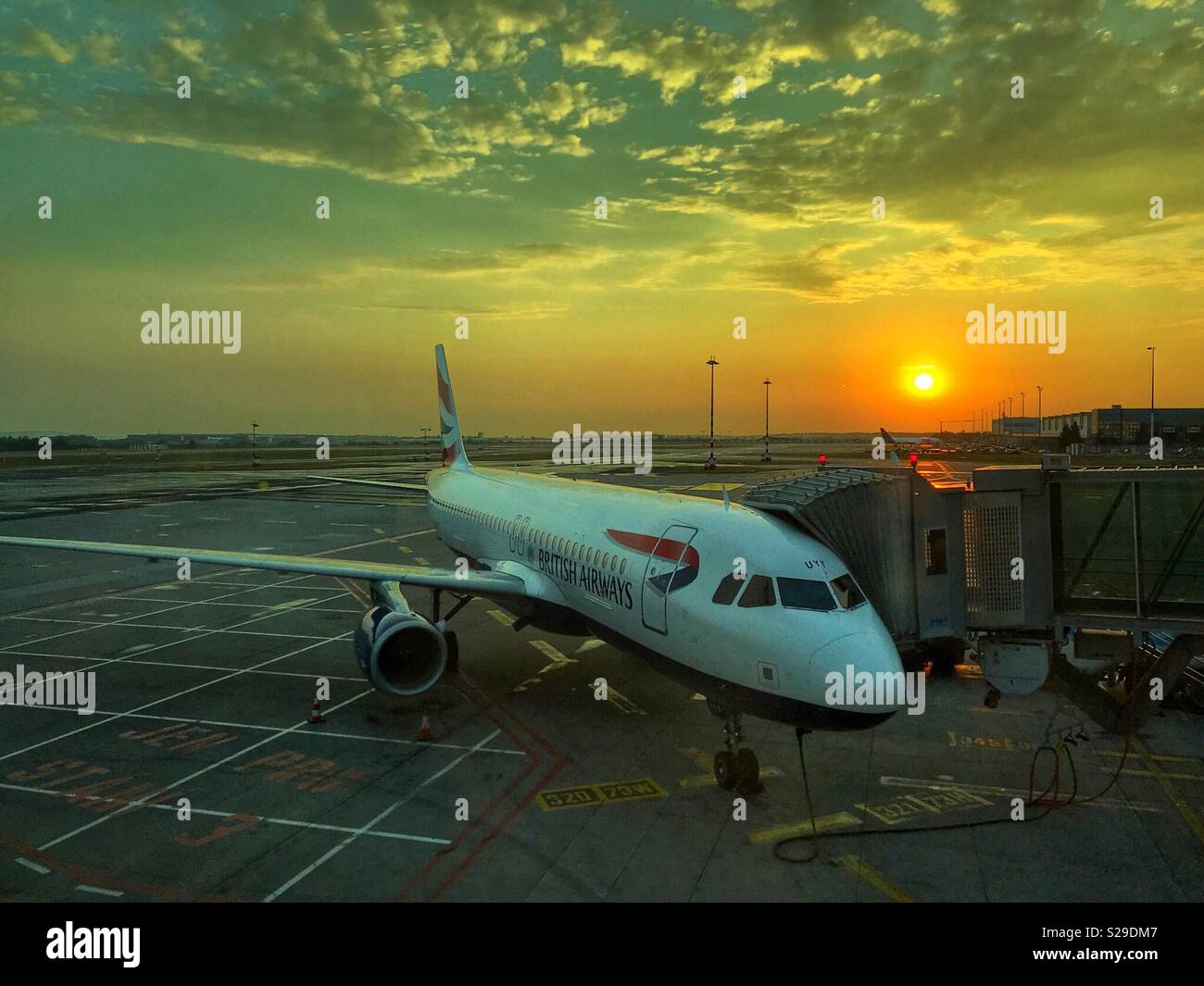 Ba airbus a320 jet airliner immagini e fotografie stock ad alta ...