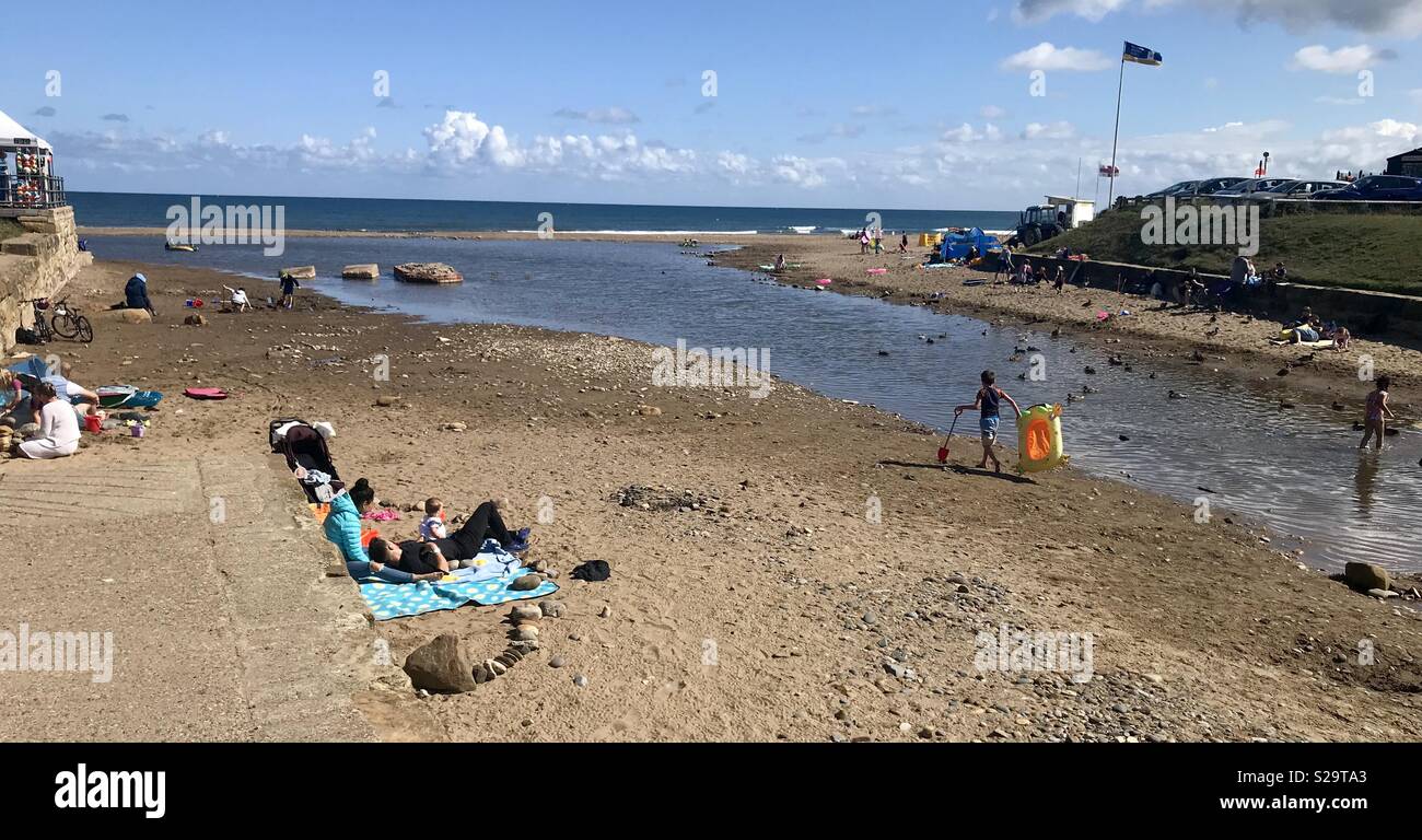 Whitby sandsend immagini e fotografie stock ad alta risoluzione - Alamy