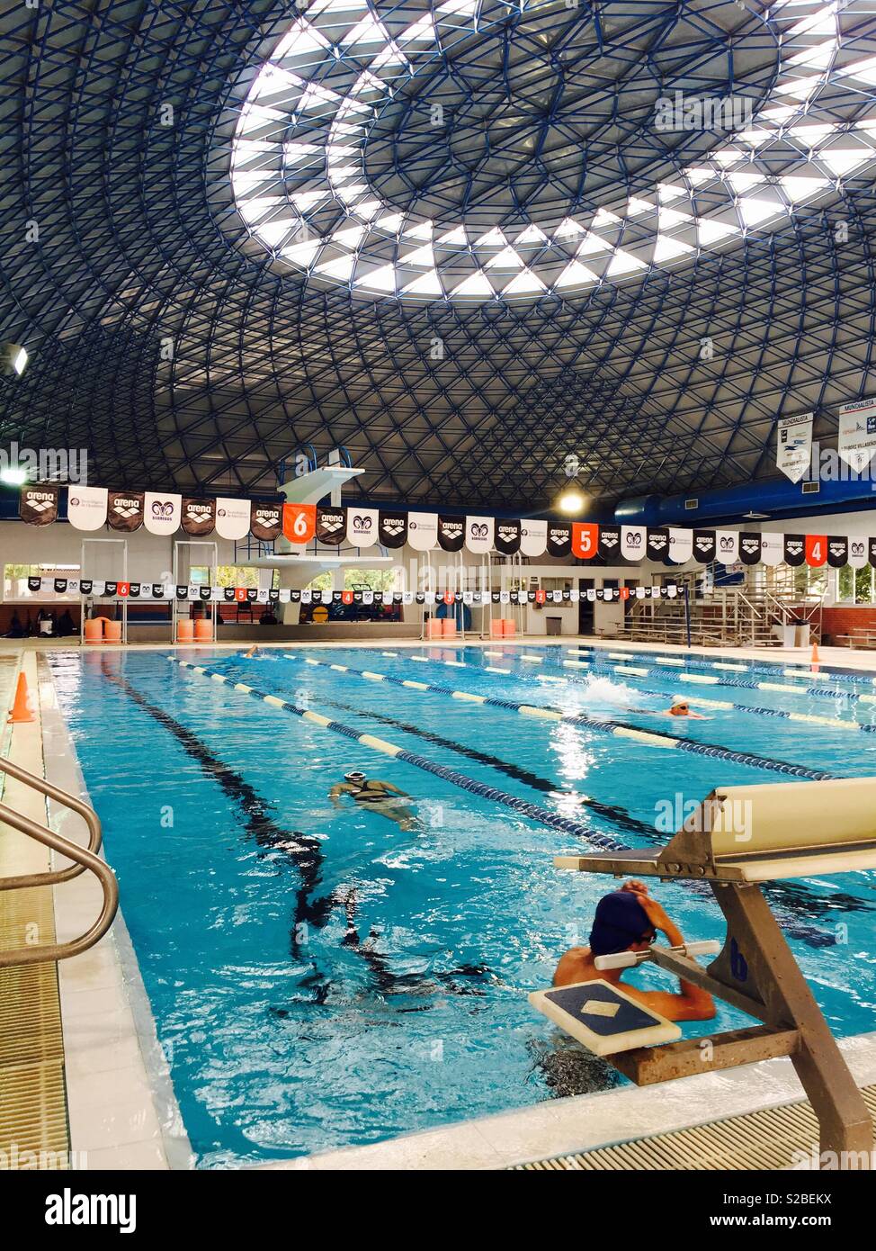 Piscina scuola immagini e fotografie stock ad alta risoluzione - Alamy