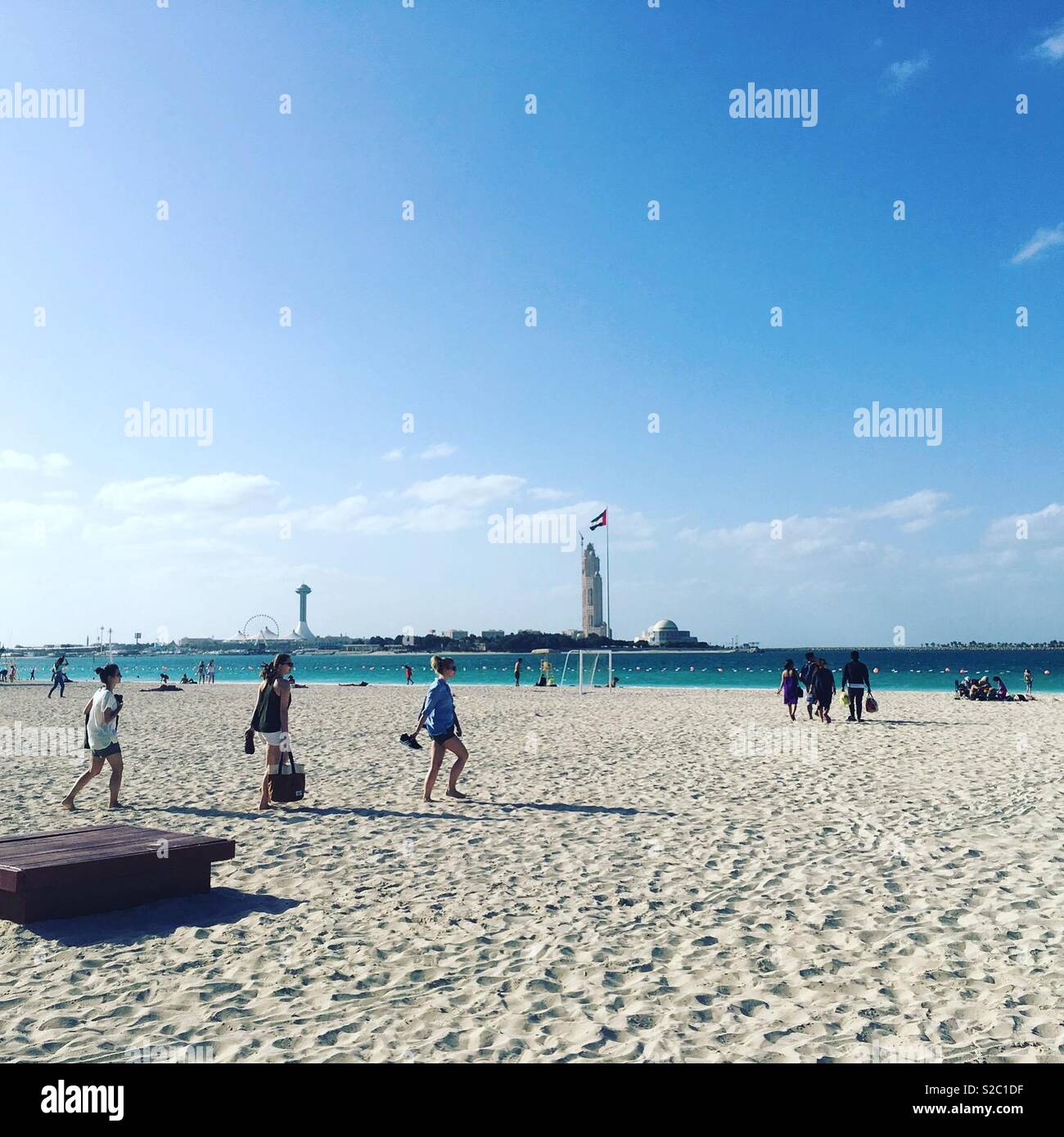 Corniche beach immagini e fotografie stock ad alta risoluzione - Alamy