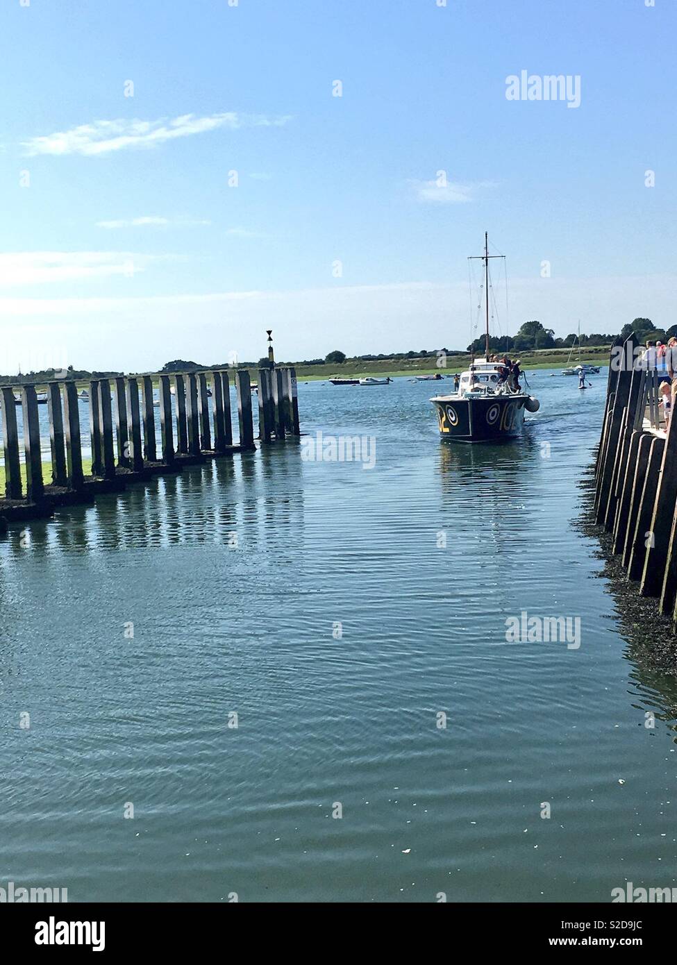 Barca ahoy immagini e fotografie stock ad alta risoluzione - Alamy